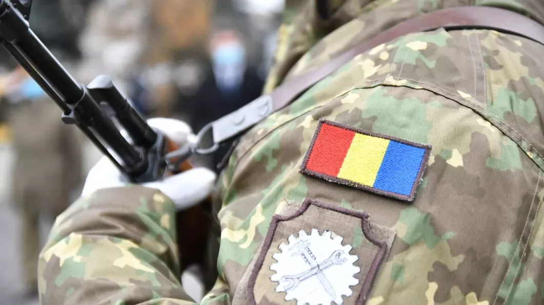 Poate deveni obligatoriu stagiul militar în România? Ce spune ...