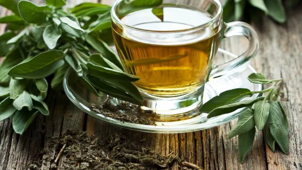 Ceai pentru gât iritat: Cele mai recomandate remedii în cazul unei viroze