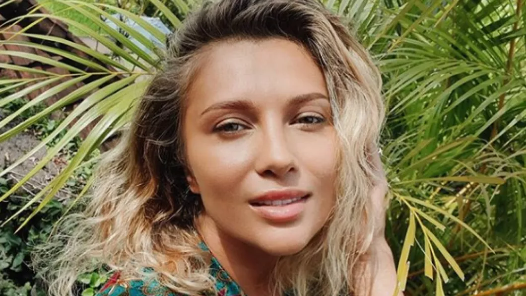 Laura Petrescu ascunde o poveste de viață dureroasă. Cum a trecut Lora ...