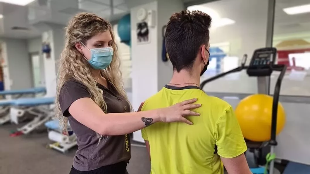 Ce exerciții de kinetoterapie sunt eficiente pentru coloana lombară?