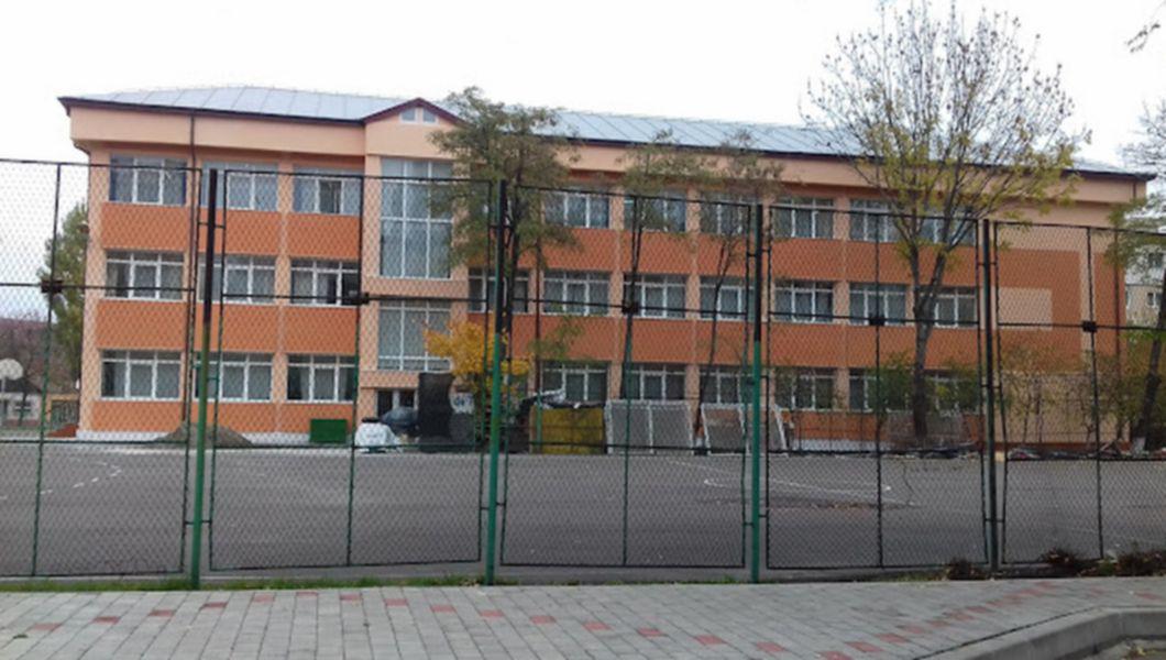 Deschide ușa! Vine Moș Crăciun! Campanie umanitară desfășurată de ...