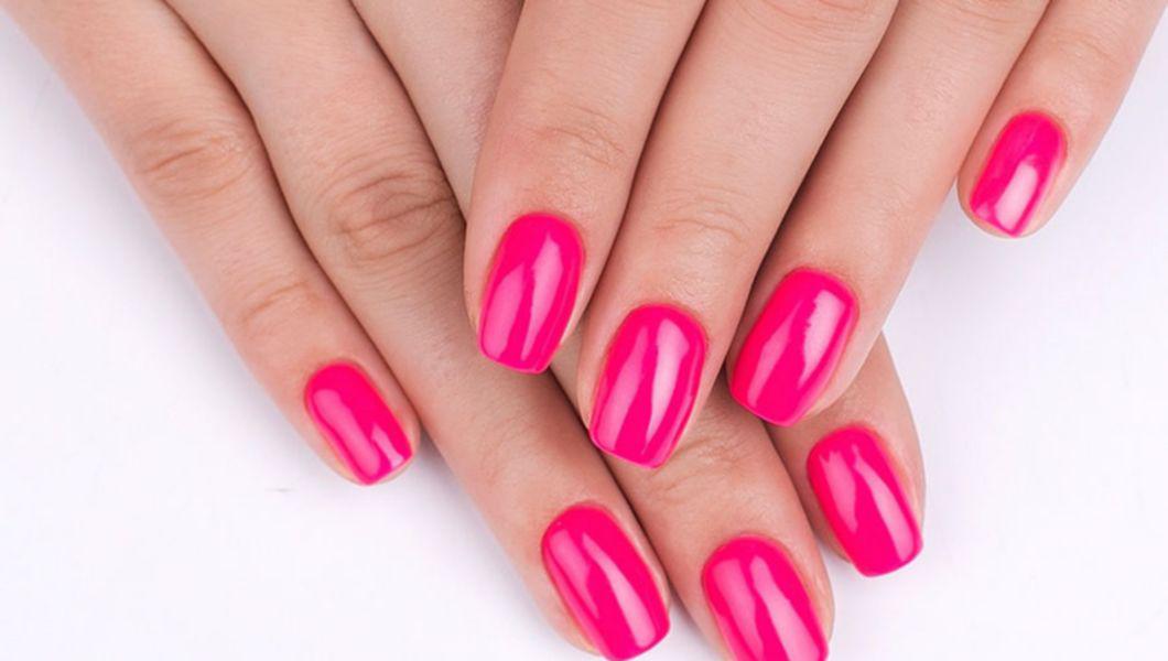 Unghii roz neon: Sfaturile manichiuristelor pentru cele mai îndrăznețe ...