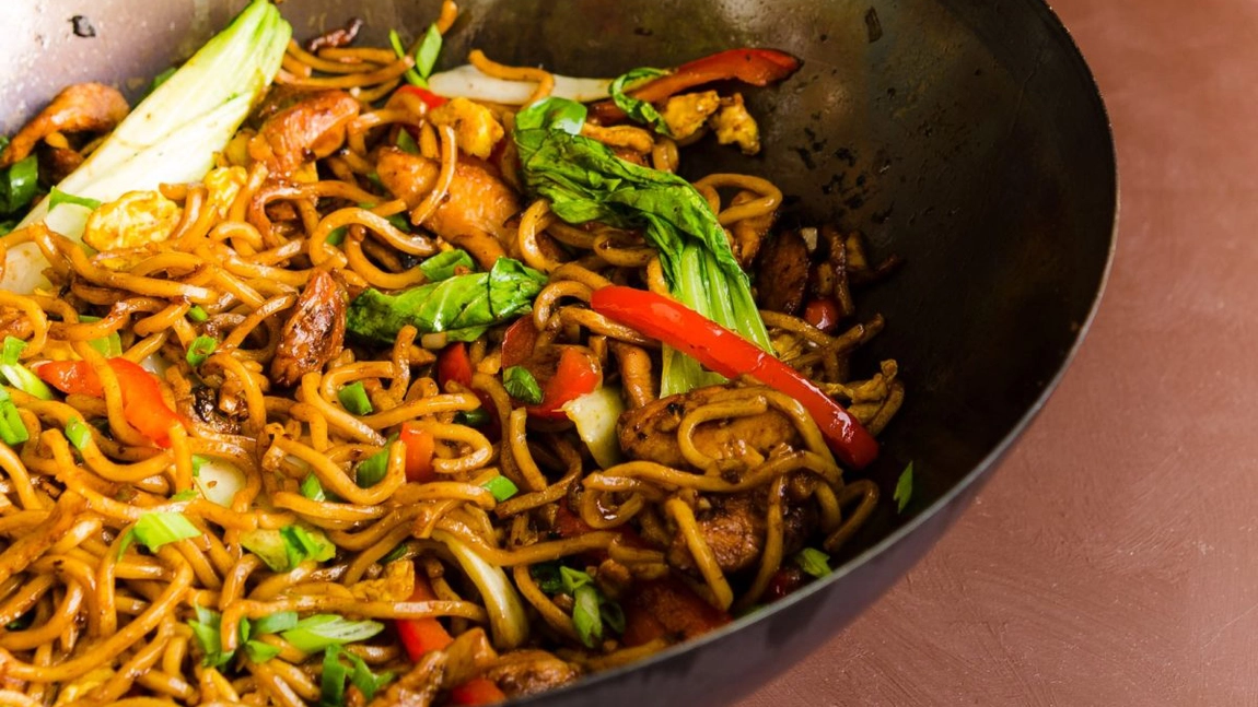 Rețetă tăiței chinezești cu sos de soia. Cum să pregătești rapid o ...