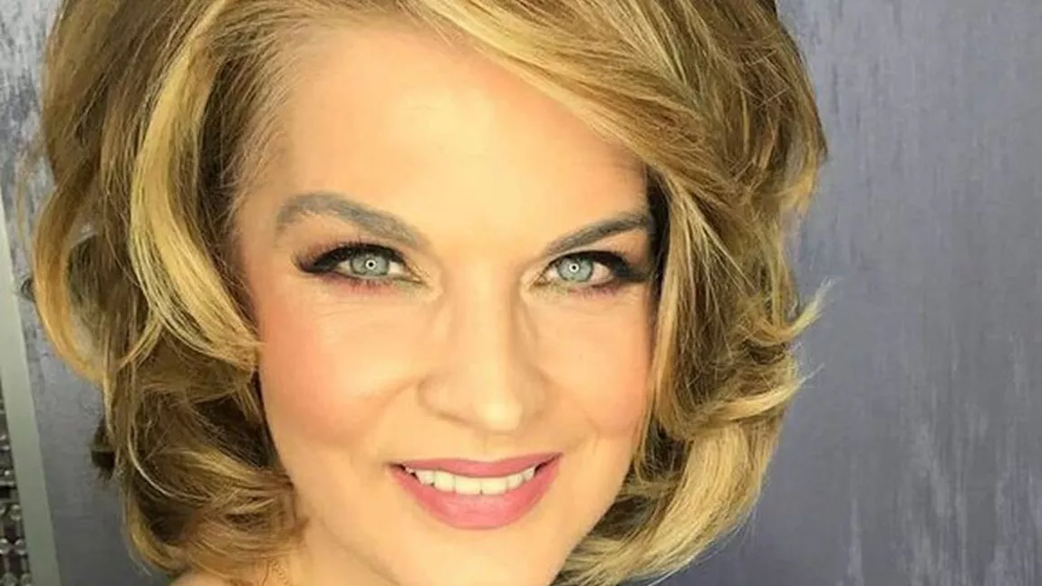 Manuela Harabor s-a pozat la plaja. Cum arata indragita actrita la 54 ...