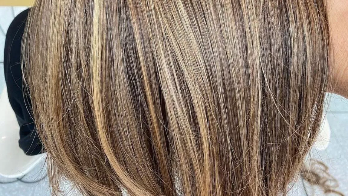 Păr șaten cu șuvițe platinate: Cum să obții culoarea dorită fără să-ți ...