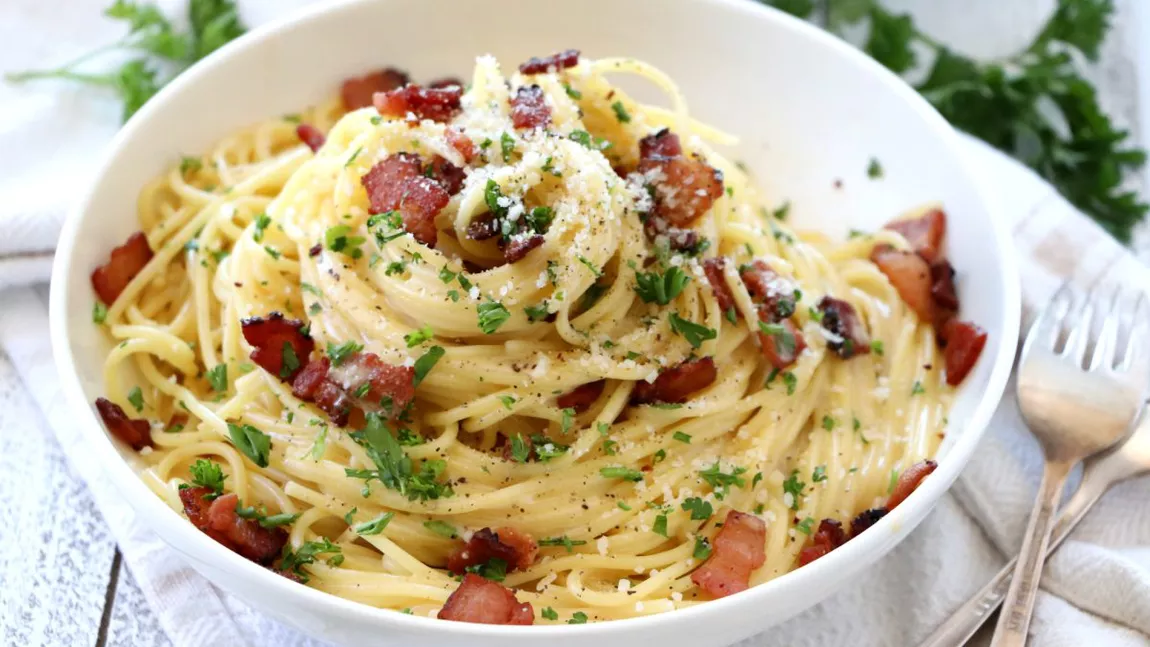 Paste cu bacon și ciuperci. Rețeta unui preparat delicios • Buna Ziua ...