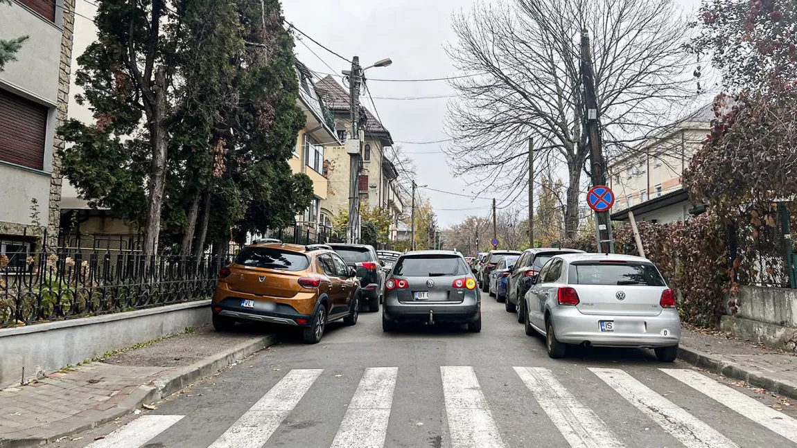 Elevii de la Liceul de Informatică din Iași își parchează mașinile