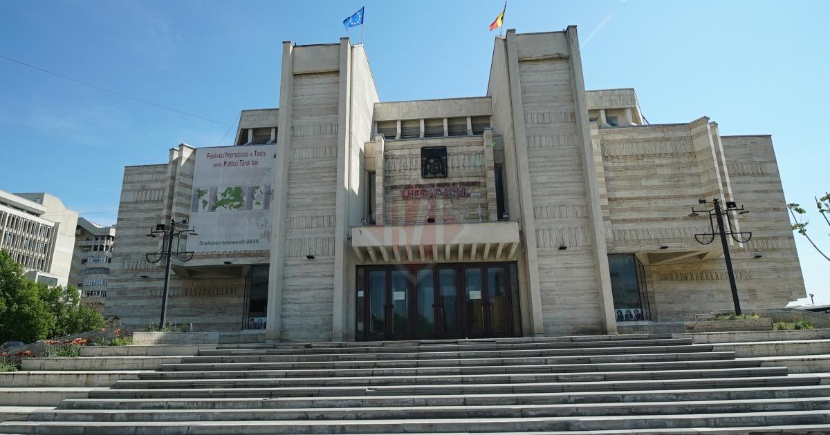Teatrul "Luceafărul" din Iași a reluat spectacolele live