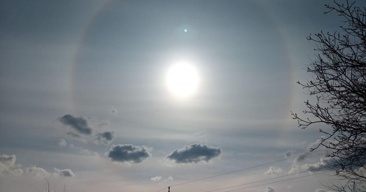 Curcubeu în jurul Soarelui. Ce este haloul solar și cum se formează ...