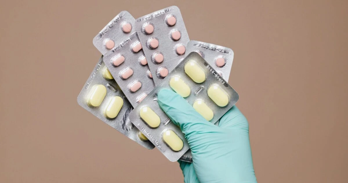 O nouă lege pentru românii care cumpără medicamente. Iată ce trebuie să ...