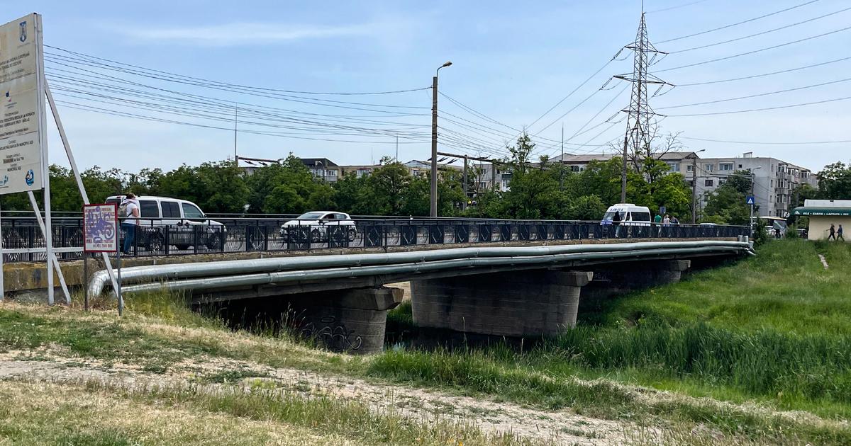 Un pod vechi de peste 50 de ani, din Iași, intră în reparații