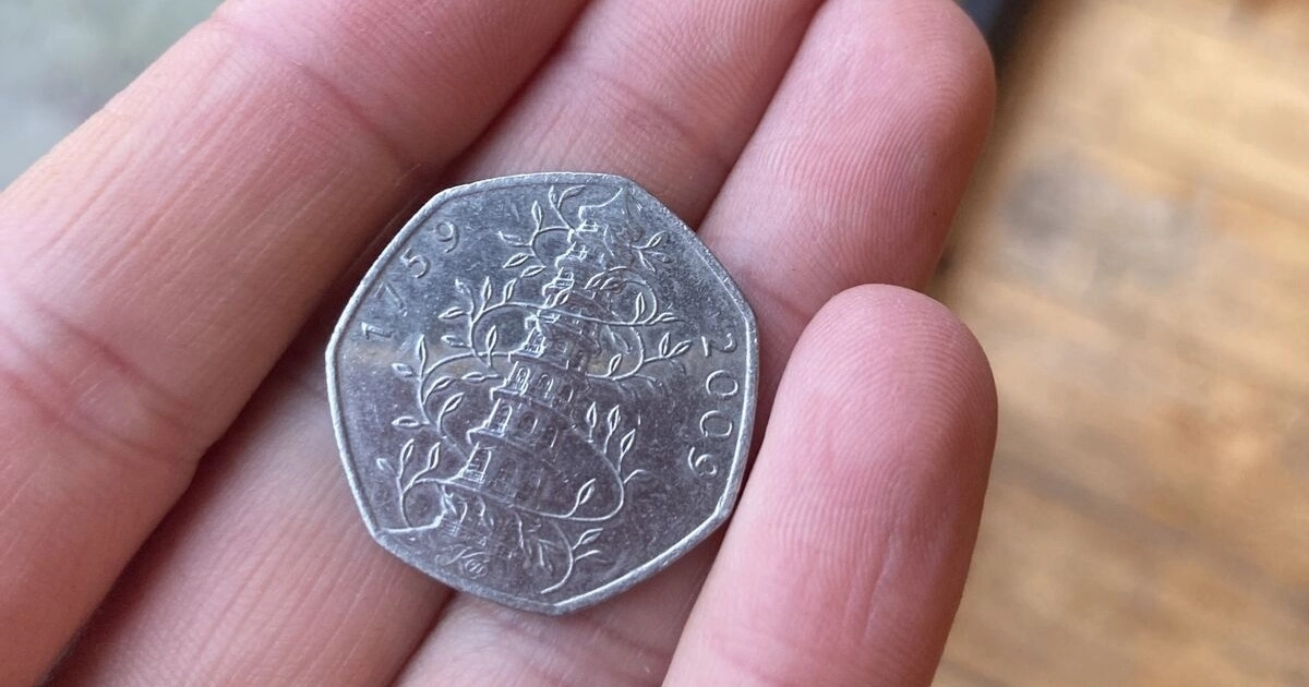 Moneda veche care valorează o mică avere. Iată câți bani poți primi pe ...