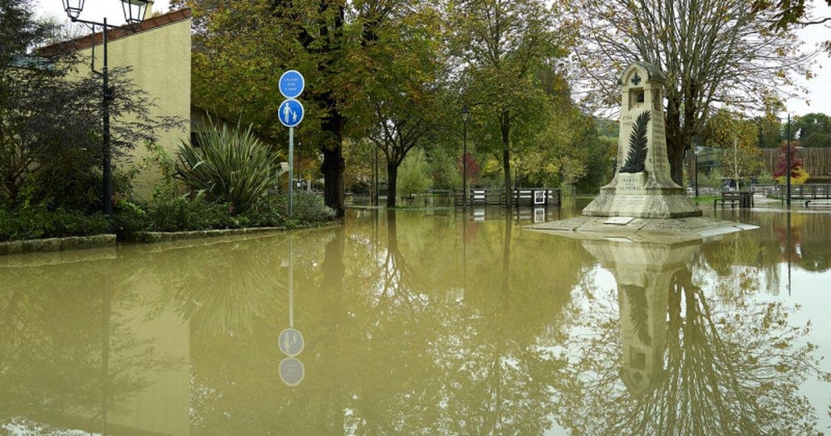 Inundații catastrofale în Italia și Franța. Viiturile au măturat tot de ...