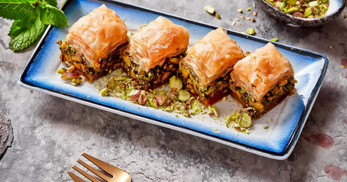 Rețetă de baclava. Cum să faci cel mai cunoscut desert turcesc