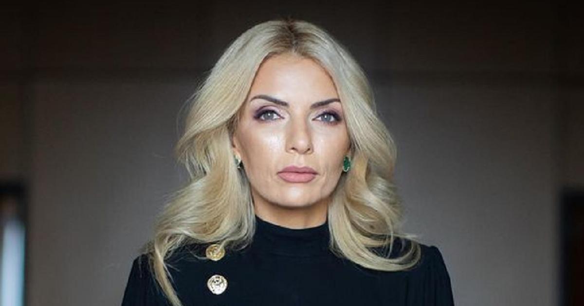 Ce spune Laura Vicol despre prietenia cu Elena Băsescu și aparițiile ...