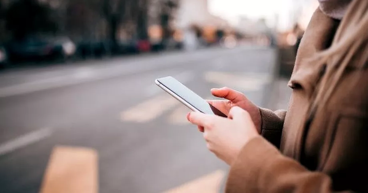 Românii care au cont bancar sunt vizați! Aceste aplicații trebuie