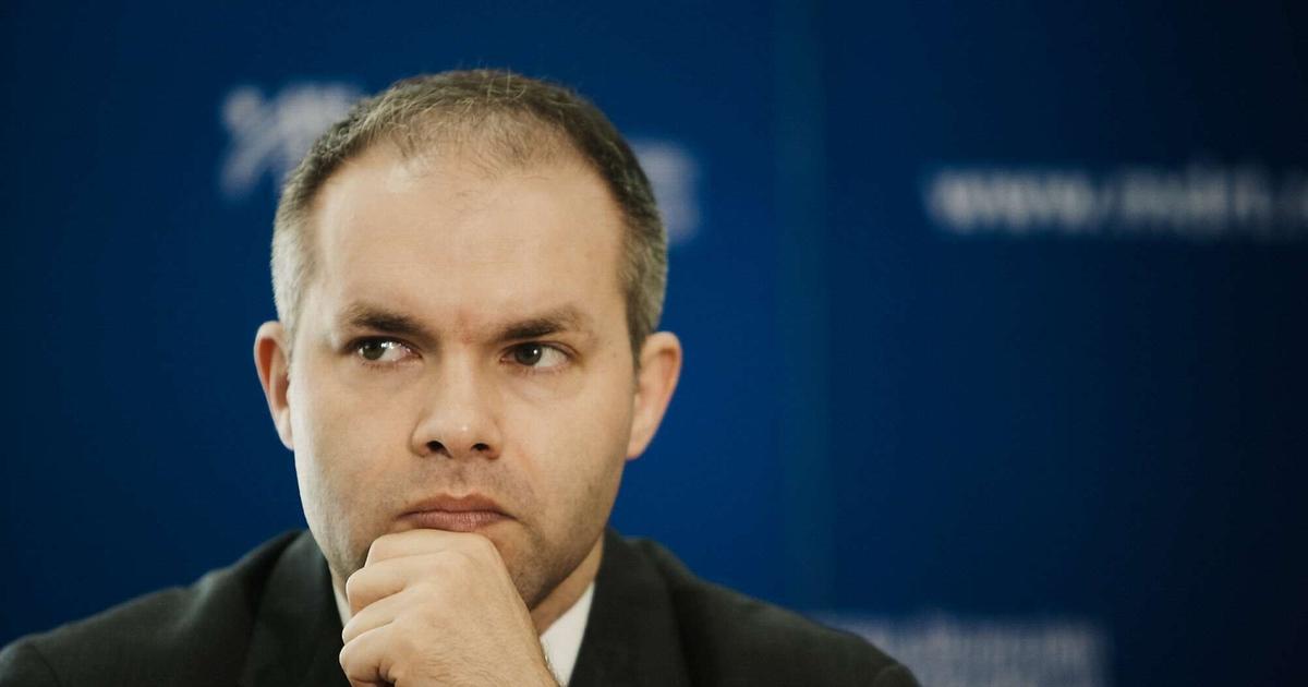 Pozele din tinerețe ale lui Daniel Funeriu i-au șocat pe internauți ...