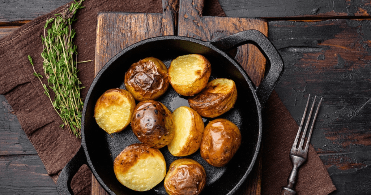 Cartofii copți la cuptor pe hârtie de copt – Rețetă pentru un preparat ...