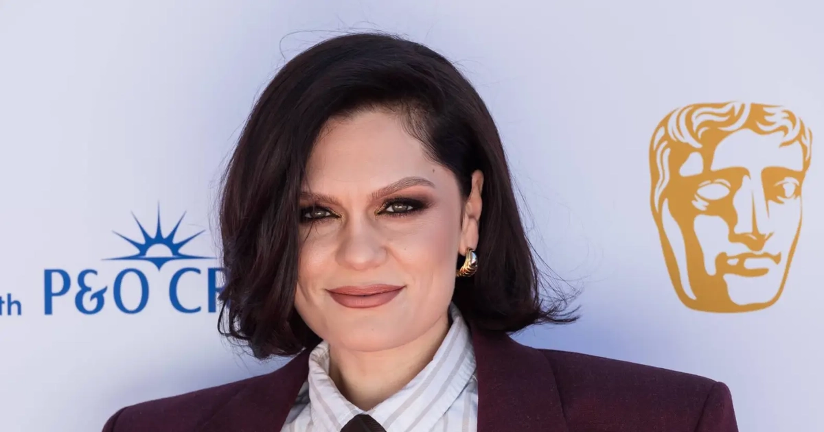 Jessie J a fost din nou internată în spital, la doar șase săptămâni ...