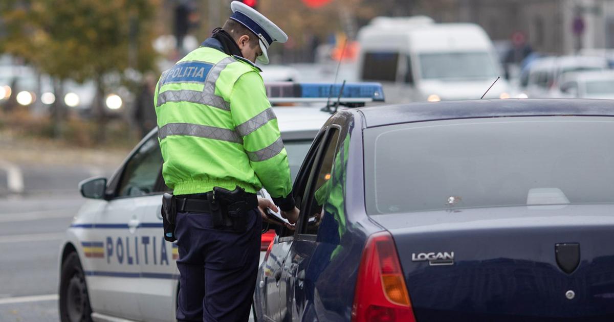 Sute de permise de conducere au fost ridicate de polițiștii