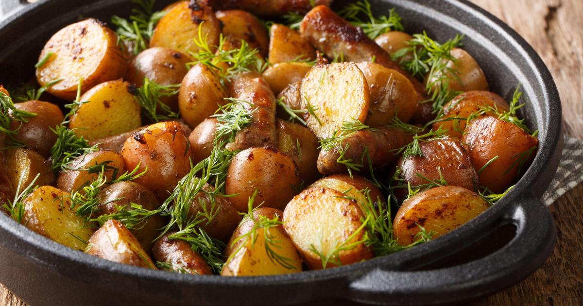 Rețeta pentru cartofi noi la ceaun! Un preparat tradițional românesc!