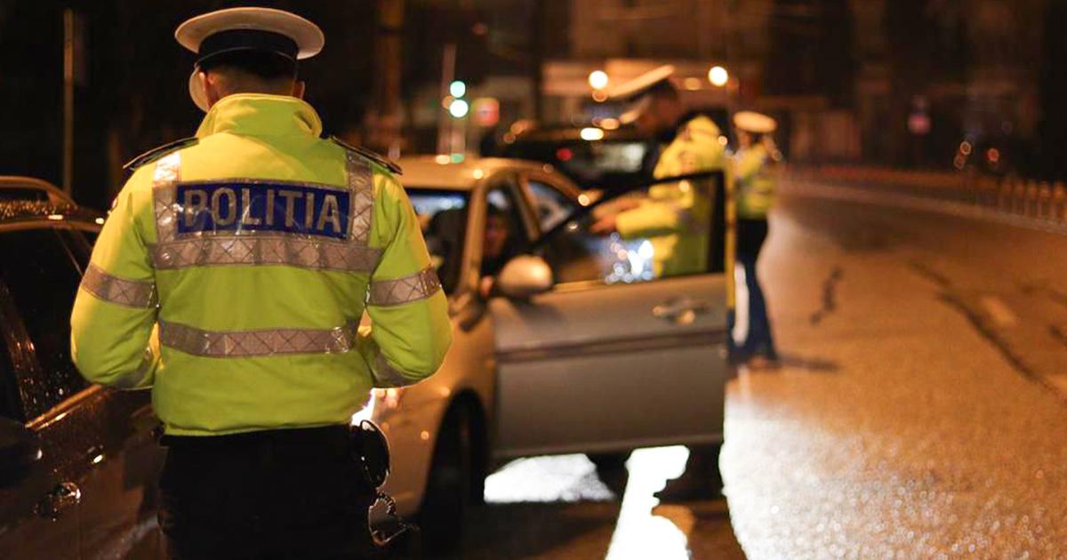 Sute de testări cu aparatul alcooltest, făcute de polițiștii din Iași ...