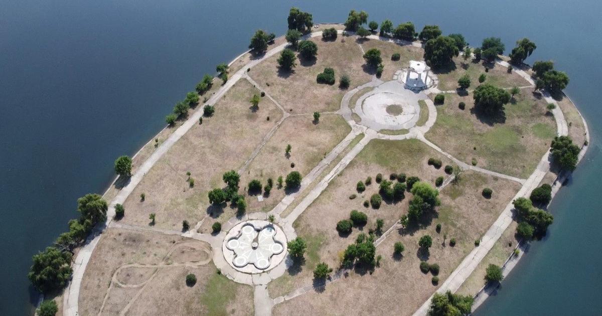 Insula Lacul Morii, o insulă cunoscută sub numele de Insula Îngerilor. Un loc de poveste din ...