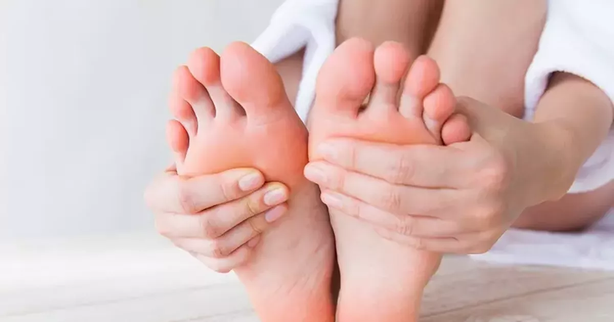 Tratamentul durerilor în talpa piciorului. Soluții simple pentru a ...