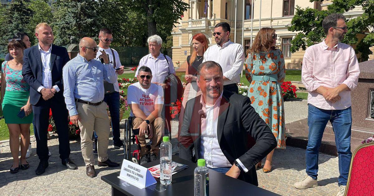Dezbatere politică cu Bogdan Balanișcu şi Mihai Chirica în fața ...