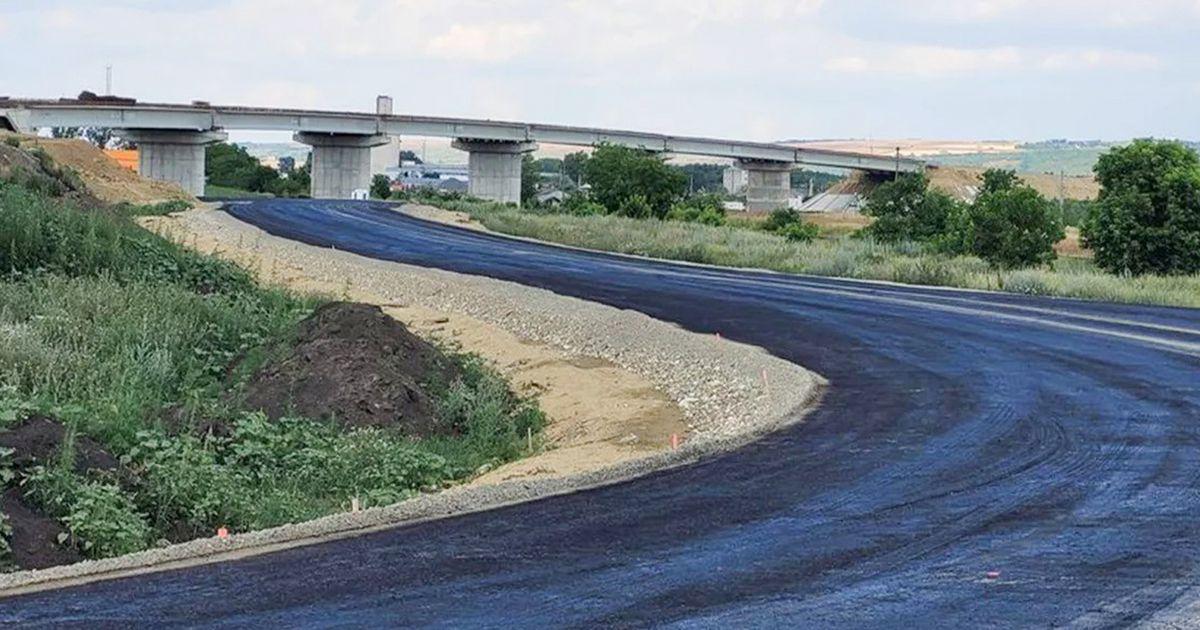 Încep lucrările pentru drumul care face legătura cu șoseaua