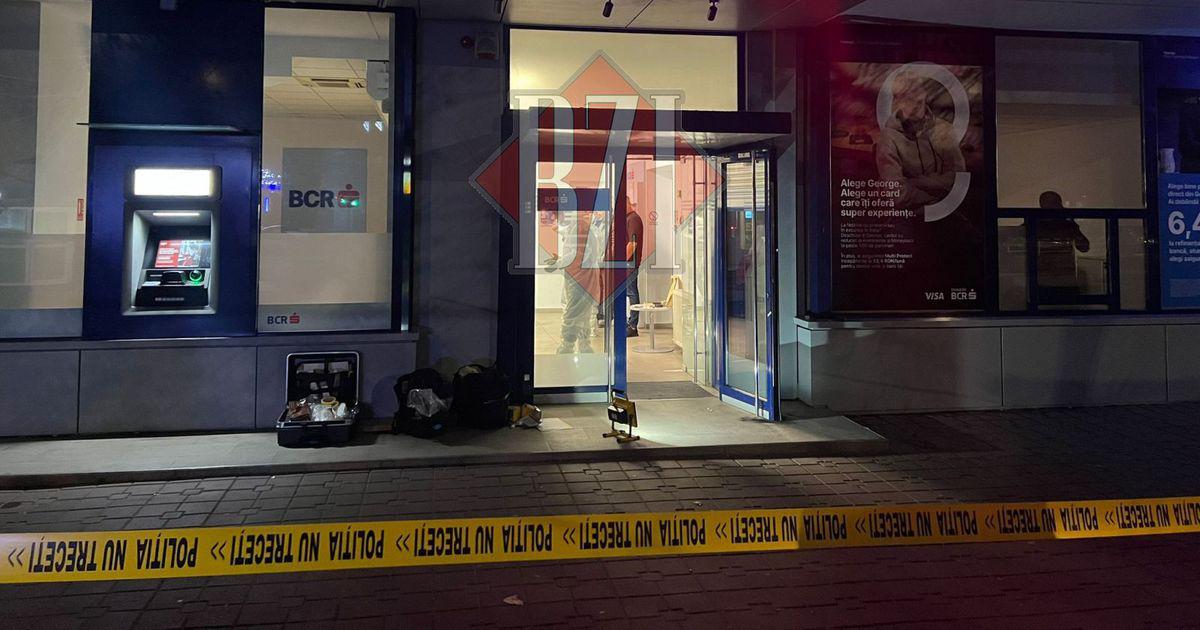 Primele imagini video din timpul tentativei de jaf de la BCR Iași ...