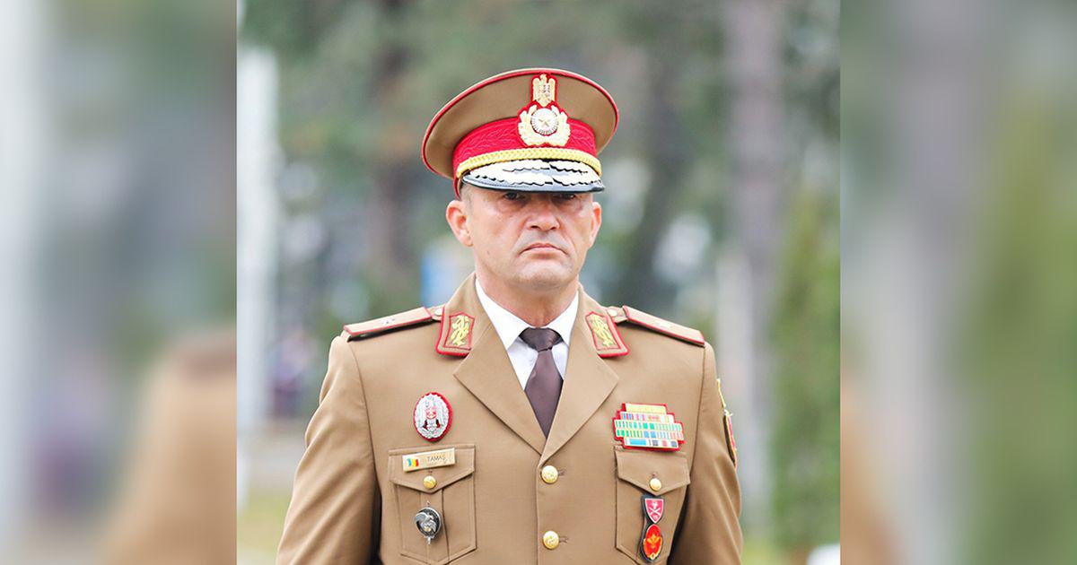 Colonelul Claudiu-Mădalin Tamaș, comandantul Brigăzii 15 Mecanizată ...