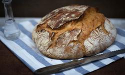 Câtă drojdie proaspătă se pune la 1 kg de făină: Secretele unei pâini ...