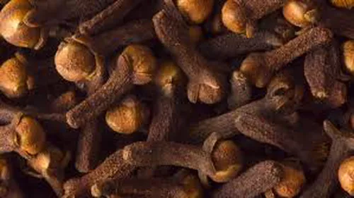 Totul despre cuișoare: Beneficii, contraindicații, doza zilnică ...