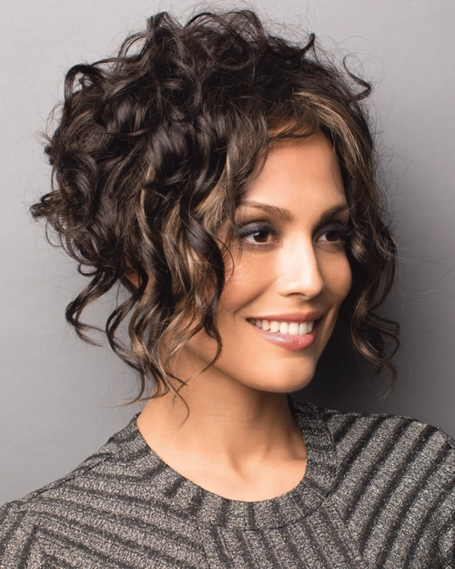 Coafuri bucle prinse păr mediu: Cum să impresionezi la prima întâlnire ...