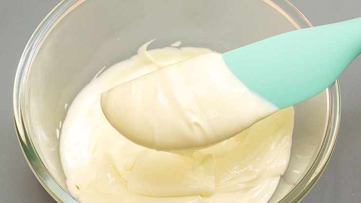 Crema cu lapte condensat. Un deliciu extraordinar din două ingrediente