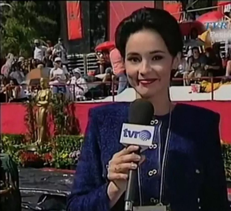 Cum arăta Andreea Marin la 18 ani. Nici nu zici că au trecut anii peste ...