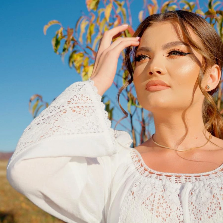 Irina Maria Birou, noua senzație a muzicii populare din România