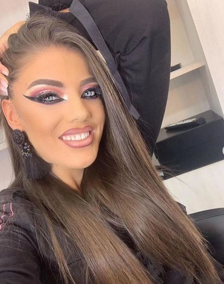 Roxana Buzoiu, de la „Puterea Dragostei”, s-a mutat definitiv în Bulgaria: Cine stă acum cu ea