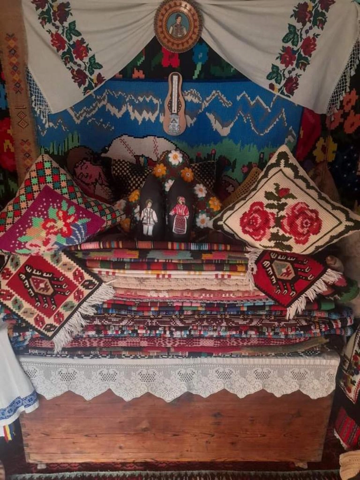 La doar 15 ani are propriul muzeu! Ieșeanca Ana Maria